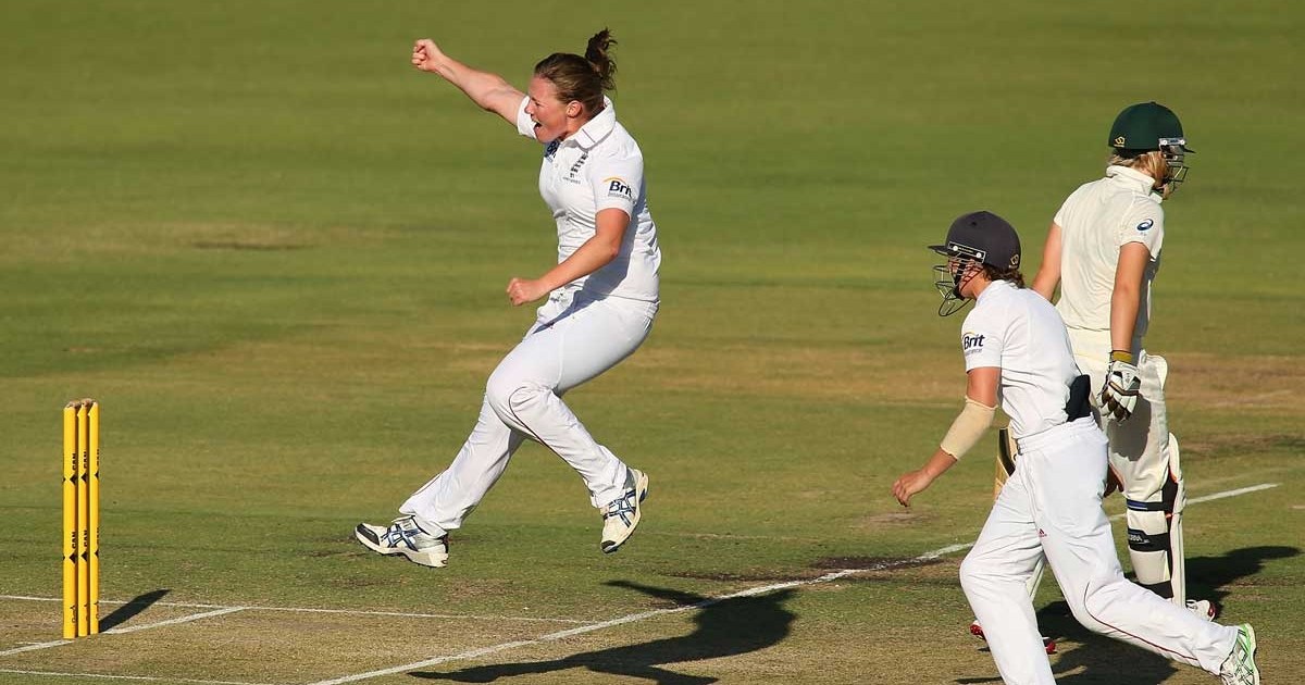 England strike late to shade day one | The New Daily