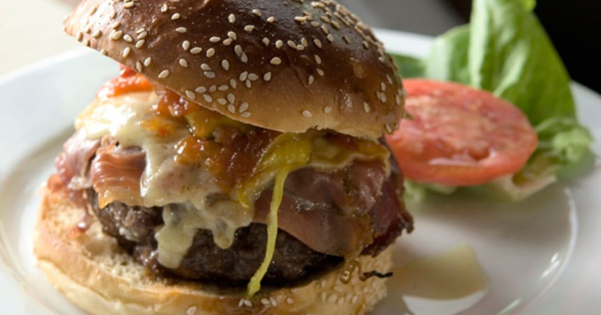 How to make Neil Perry's famous wagyu burger | The New Daily