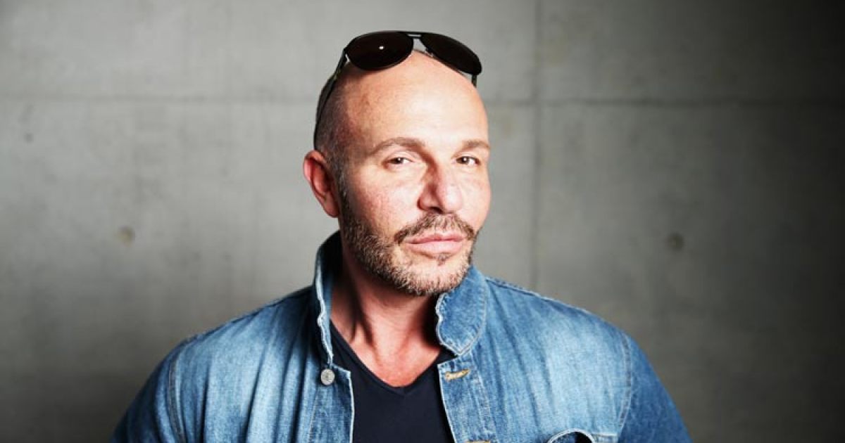 Alex Perry tells you how to pick the perfect glasses | The New Daily