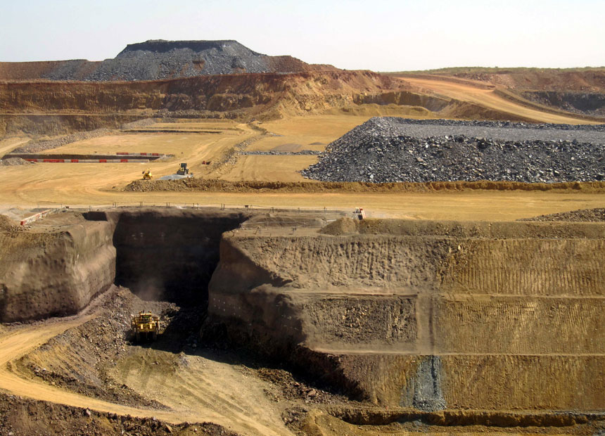 Iron ore price slumps to new five-year low | The New Daily