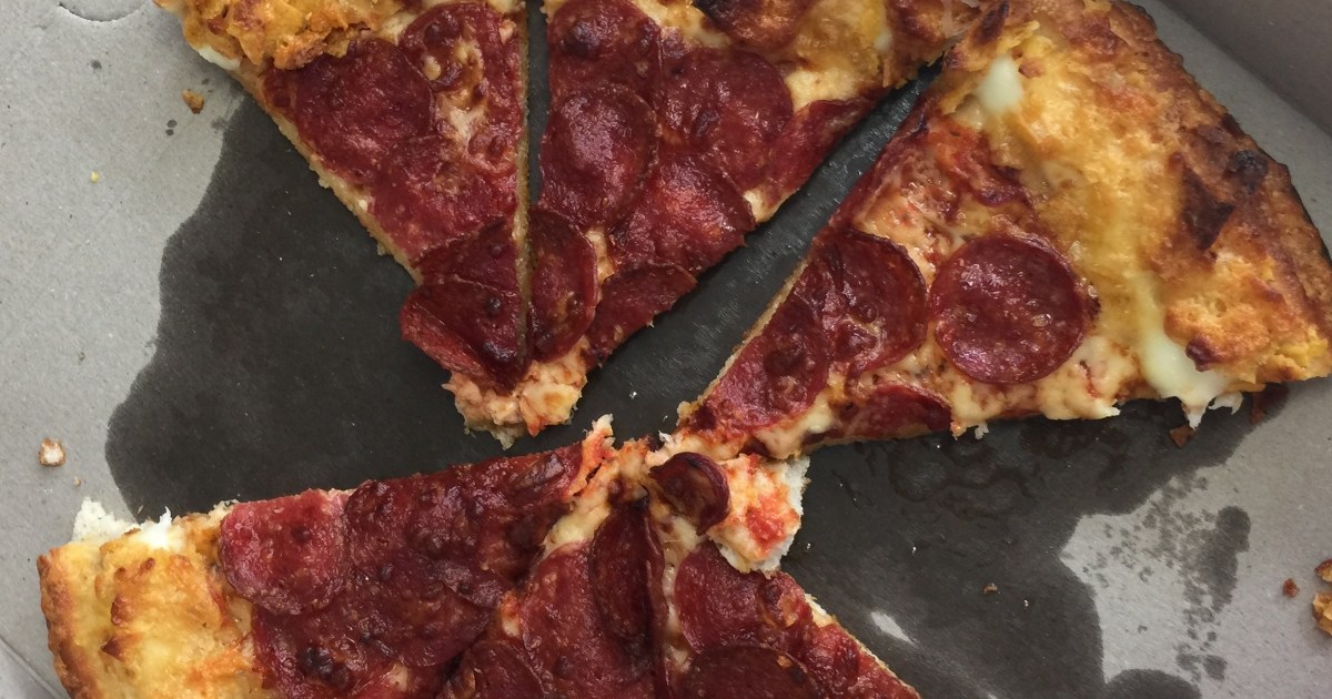 Review: the Pizza Hut Doritos crust pizza
