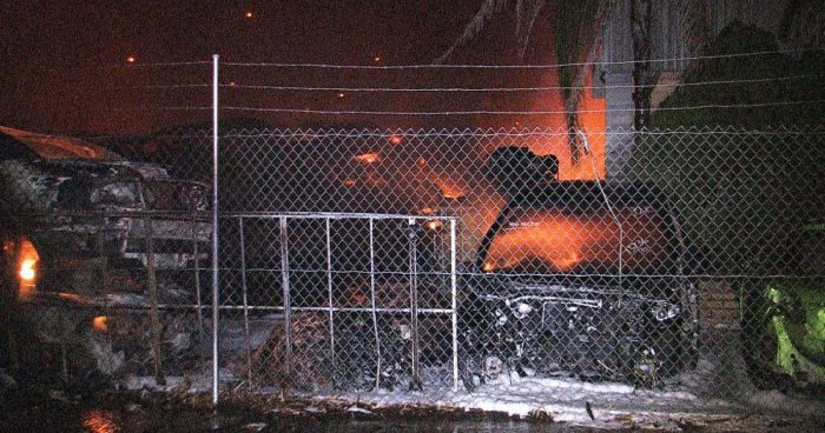 Huge fire at car wrecking yard destroys 40 vehicles | The New Daily