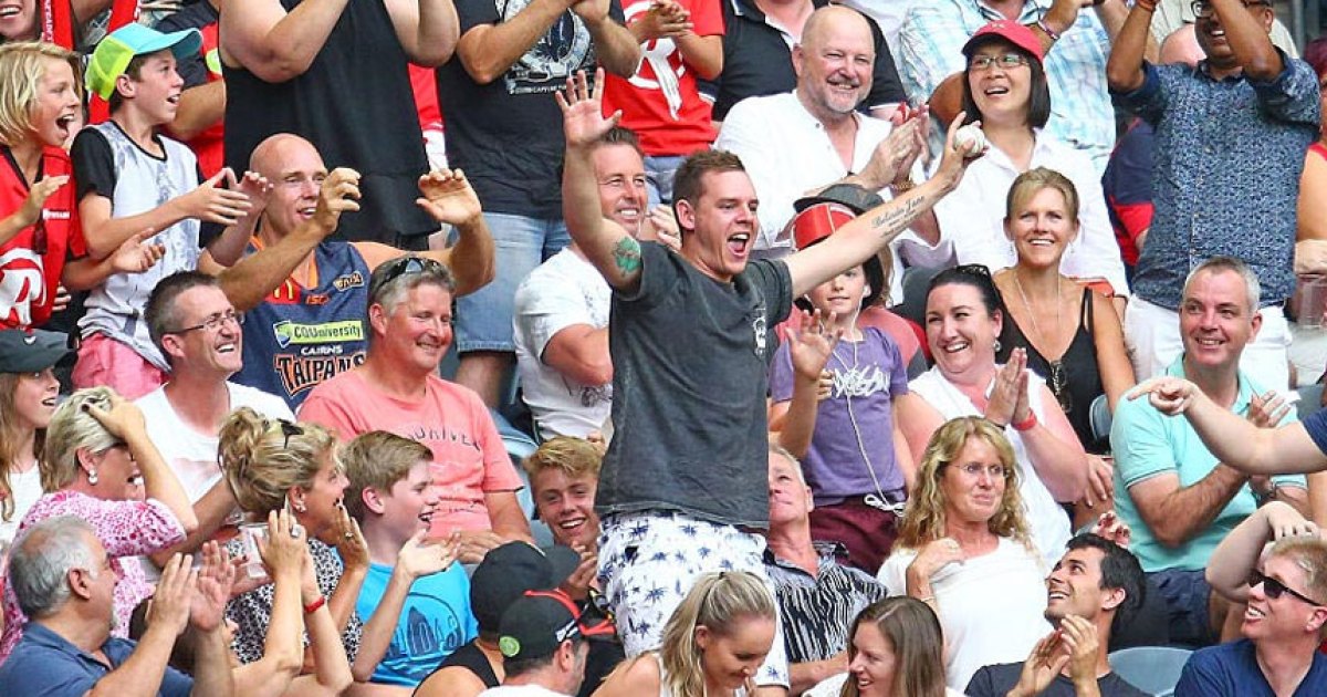 VIDEO: Big Bash fan takes amazing crowd catch | The New Daily