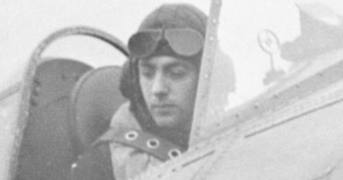 Britain's 'greatest pilot' surviving 11 crashes, dies aged 97 | The New ...