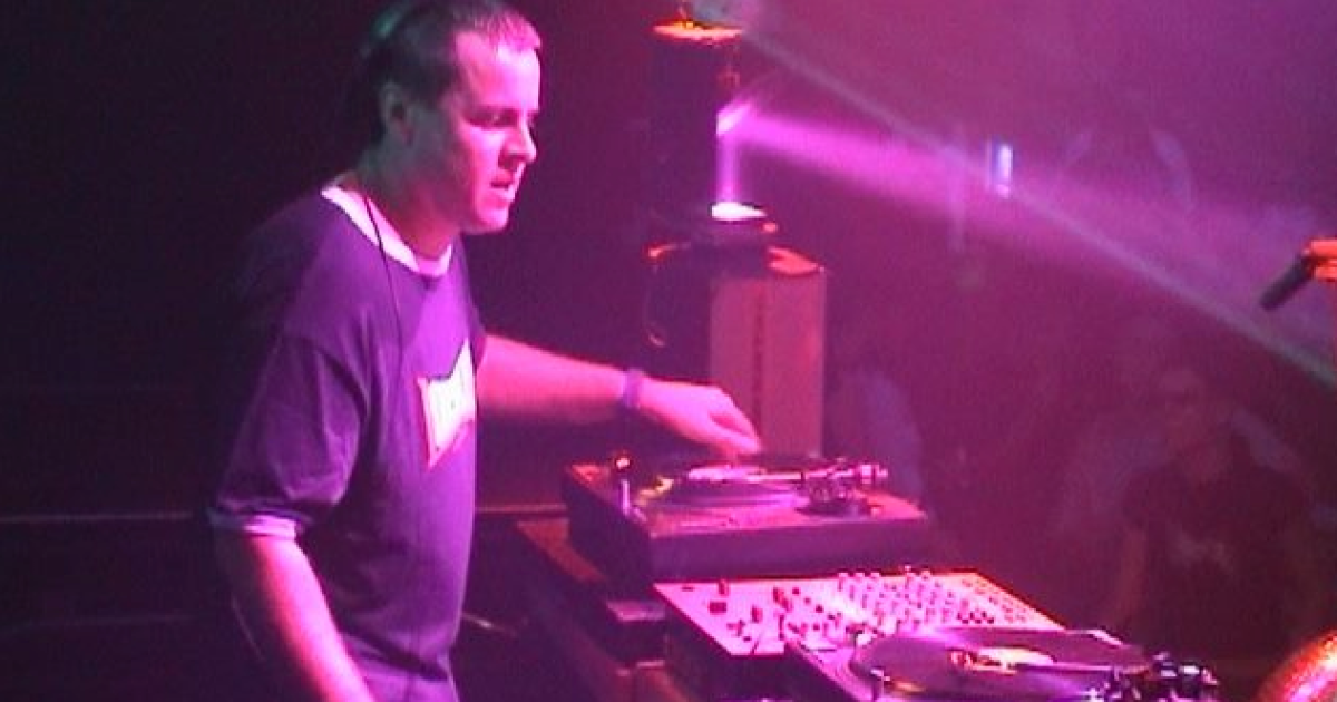 Sydney DJ Paul Holden dies aged 51 | The New Daily