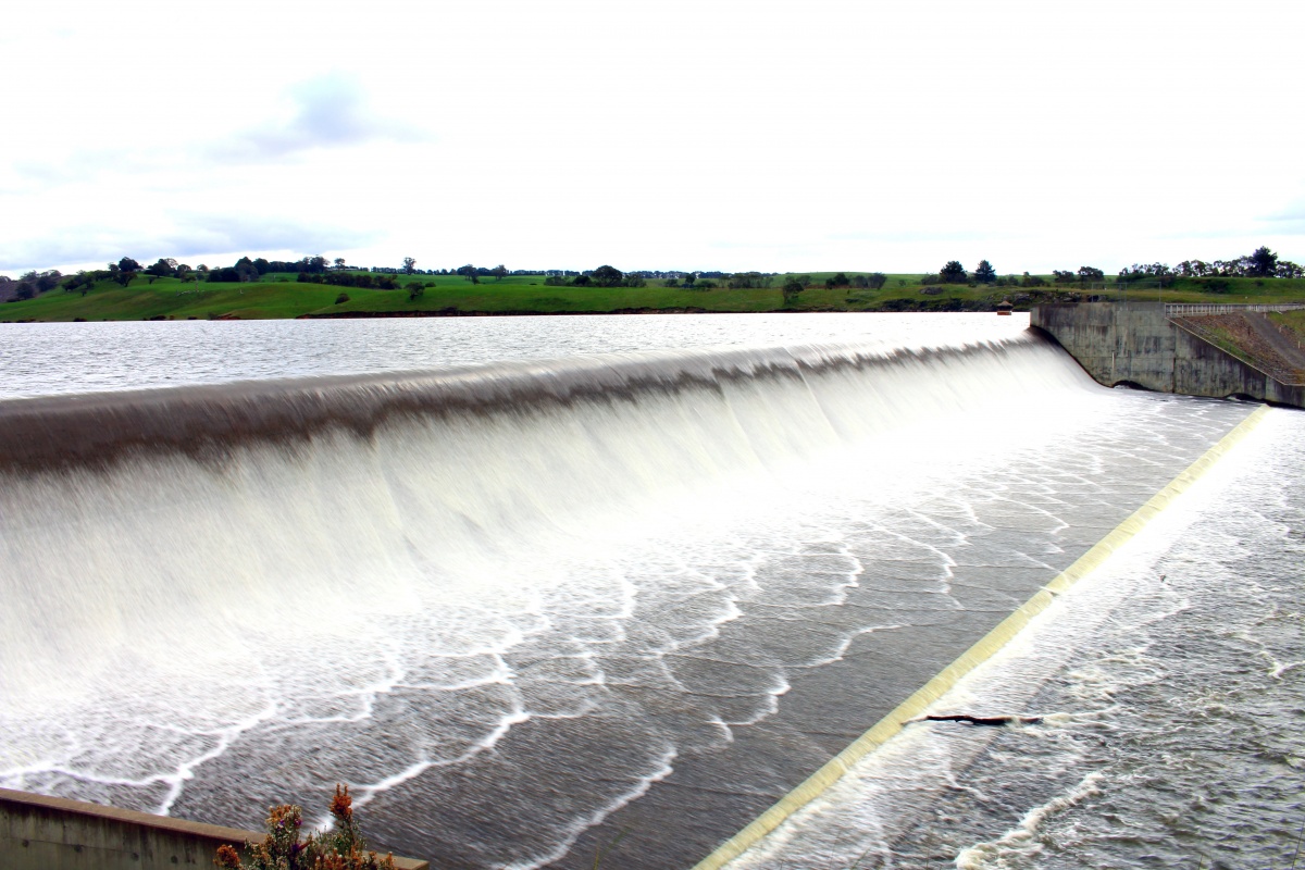 Soaked and soggy Victoria braces for more rain, flooding