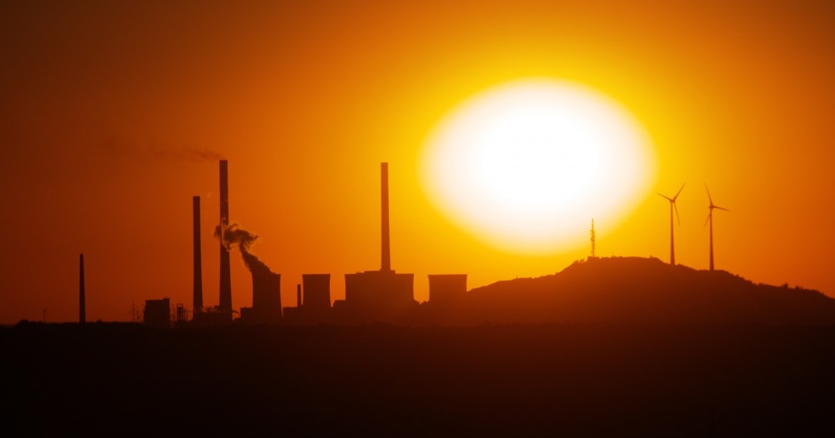 The White House sneak-releases horror climate report