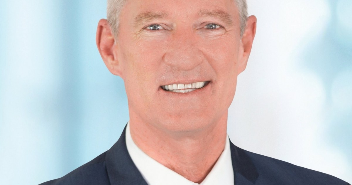 Queensland MP defects from LNP and joins One Nation