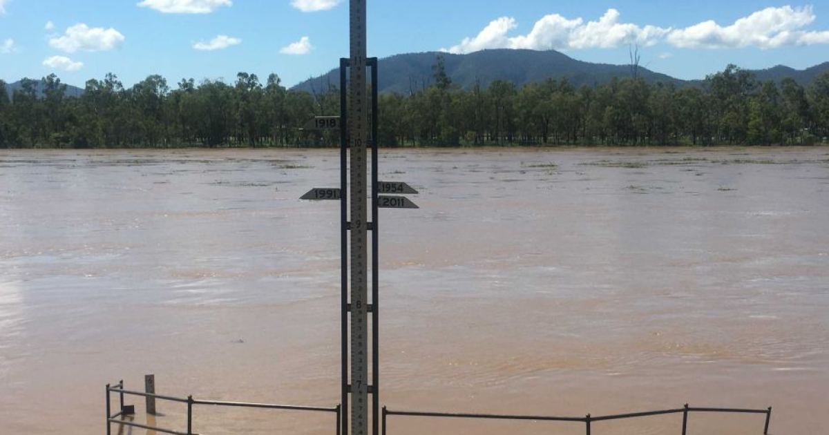 Rockhampton braces as Fitzroy River heads toward flood level