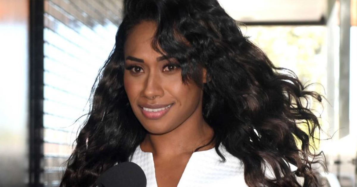 Singer Paulini admits to bribing a public official