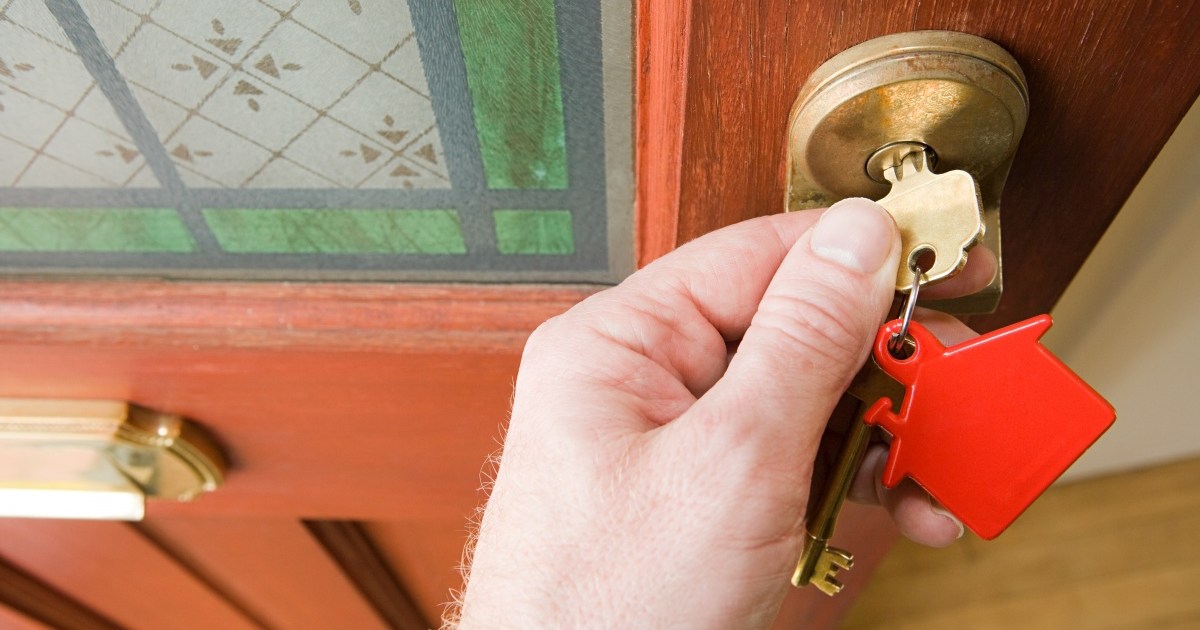 Women increasingly falling off the housing ladder, experts say