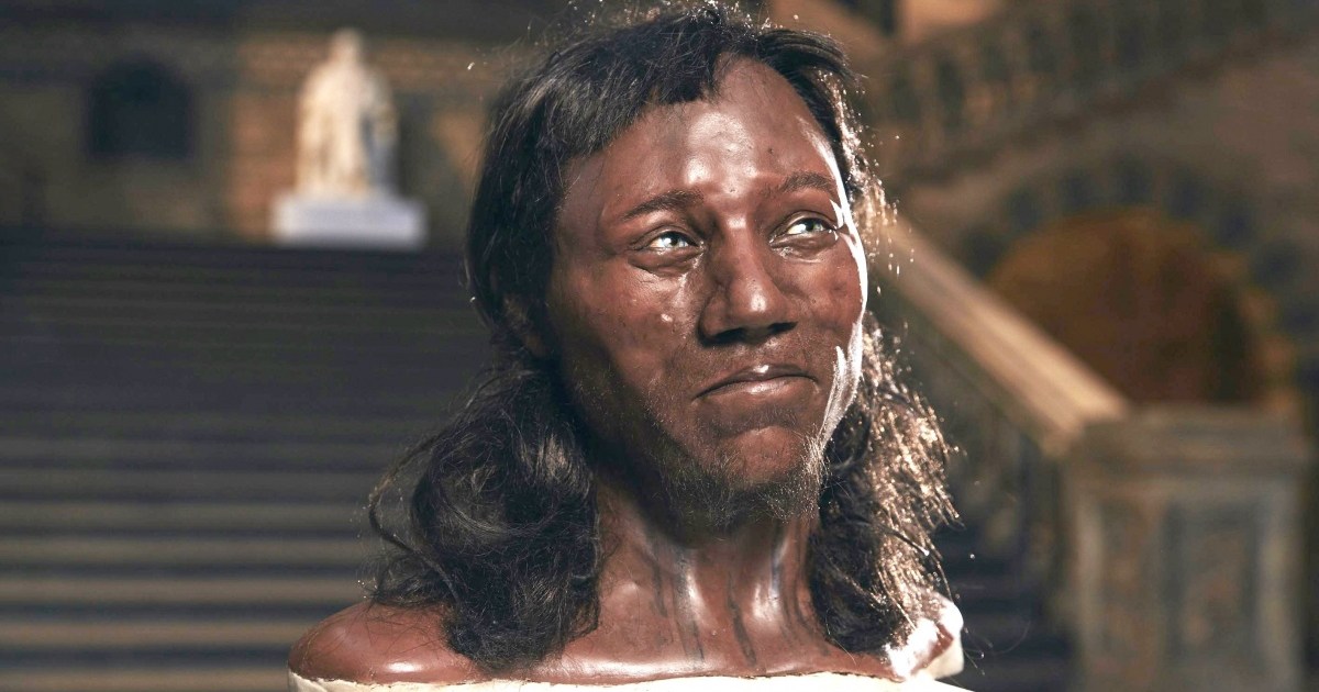 Cheddar man: DNA shows ancient Briton had dark skin, blue eyes