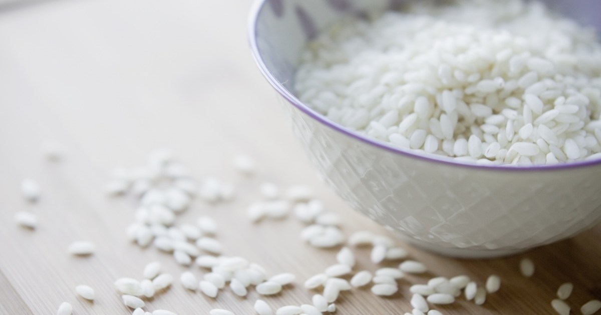 The easiest way to cook rice without it sticking to the saucepan