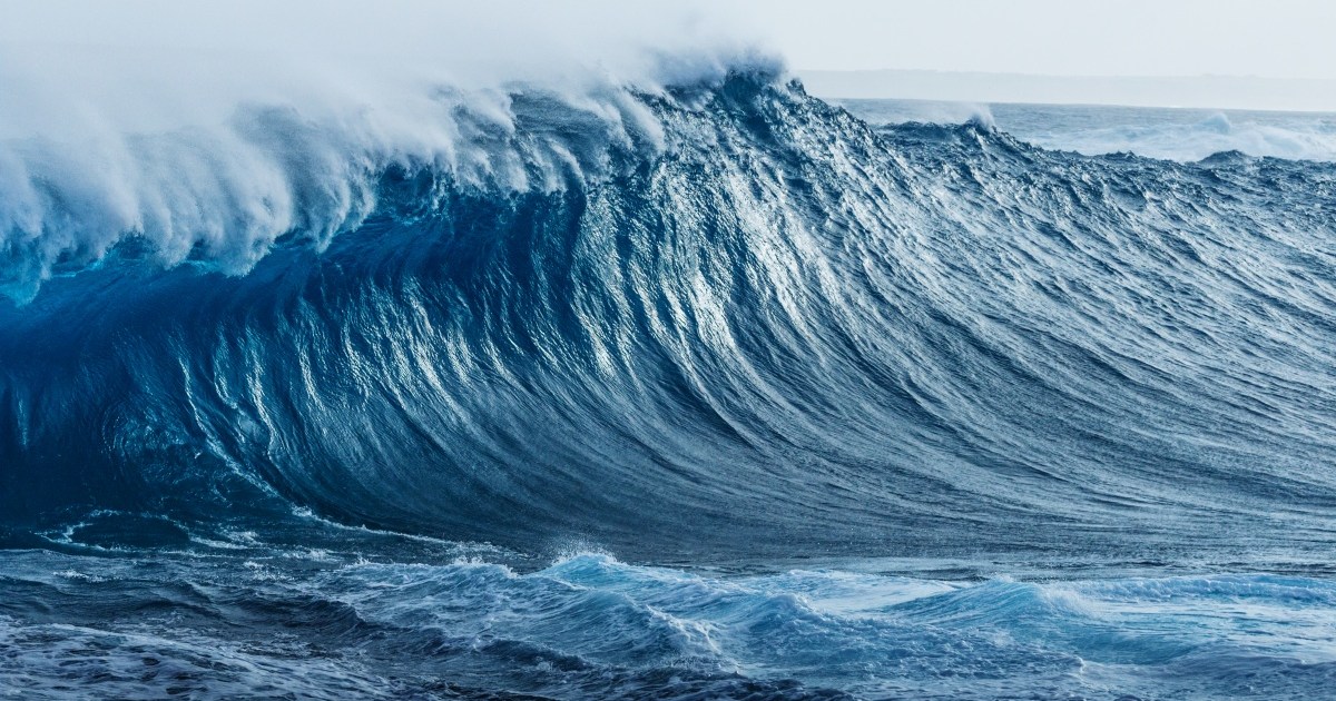 Southern Hemisphere's largest-ever wave