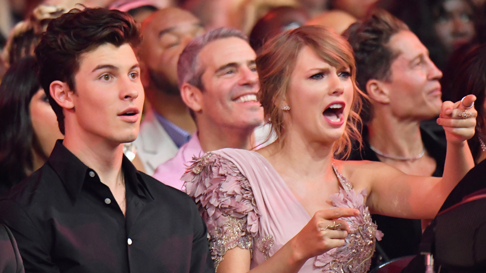 Billboard Awards: Taylor Swift and weirdly restrained fashion