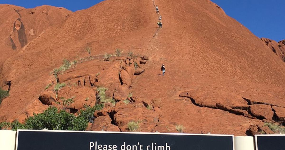 Japanese tourist dies climbing Uluru