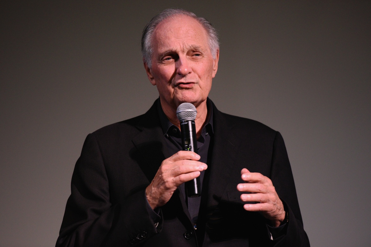 Alan Alda reveals he has Parkinson's disease
