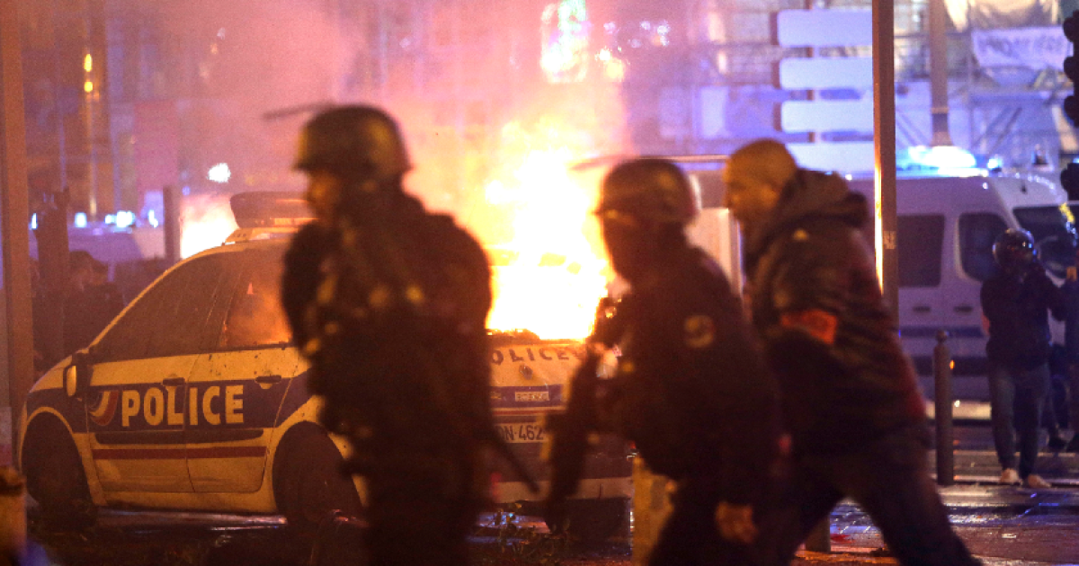 Paris is burning: Flames and riots rock French capital