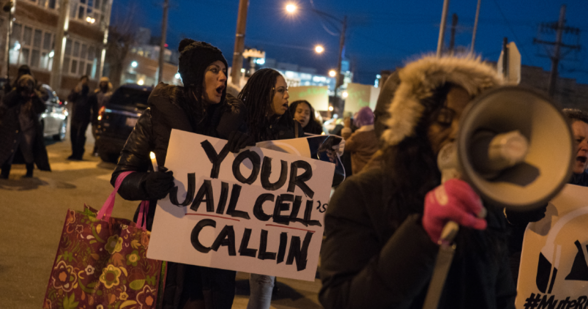Protesters besiege R Kelly's Chicago HQ as sex-abuse allegations mount ...