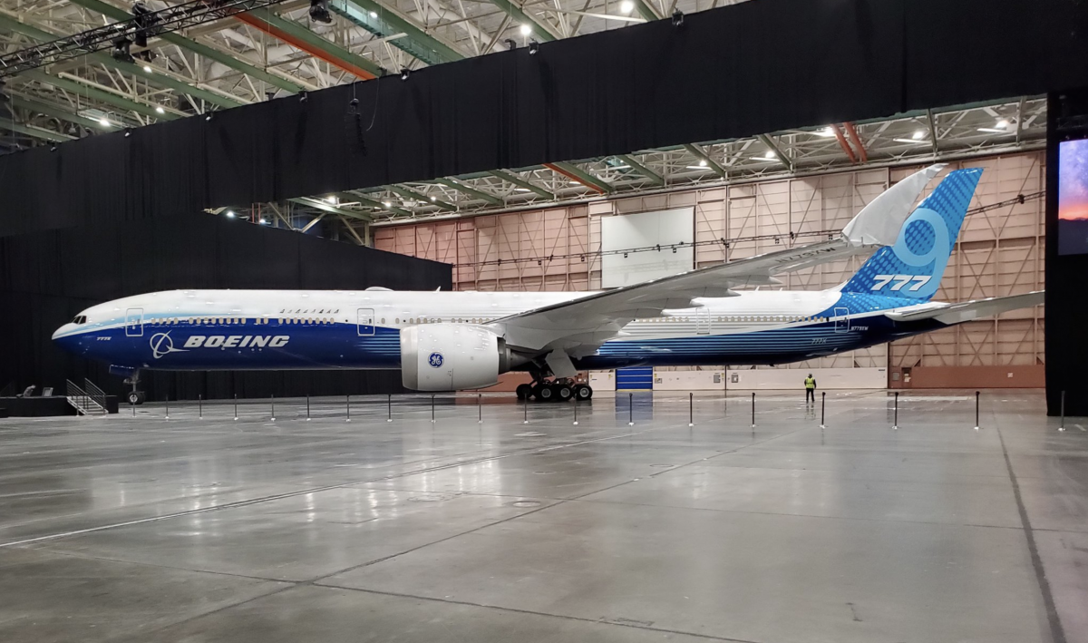 777X: Boeing unveils new plane amid ongoing MAX 8 safety investigation
