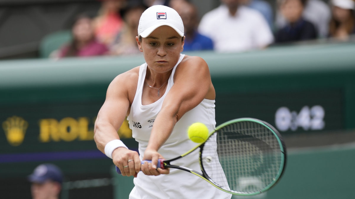 Ash Barty prepares to take on Karolina Pliskova in Wimbledon 2021 final
