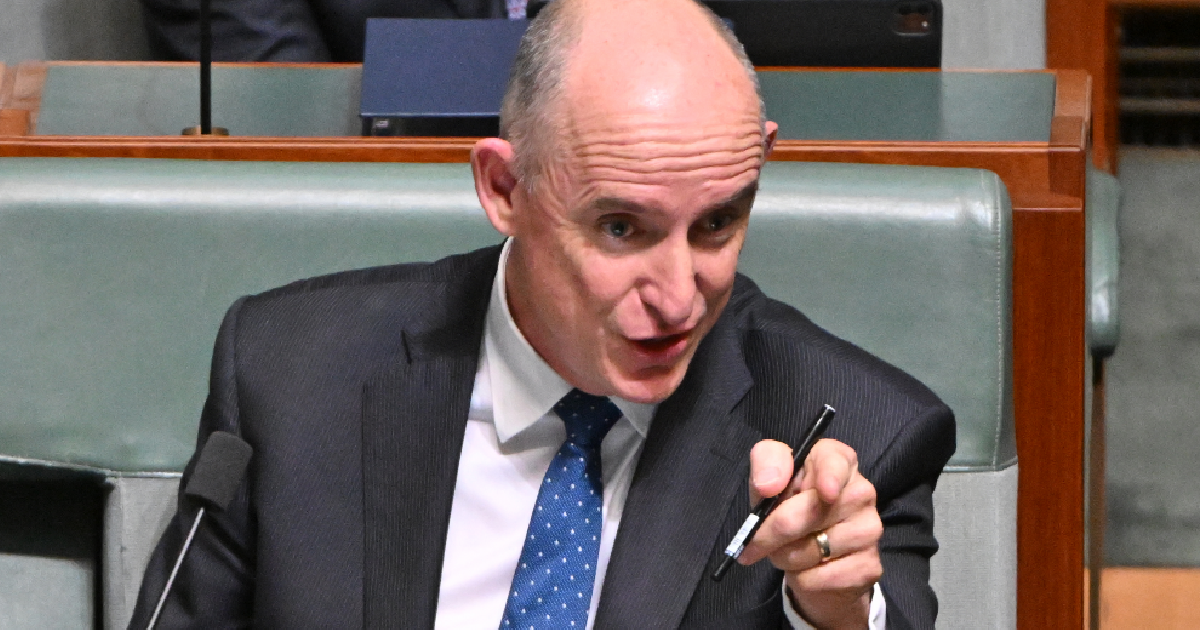 Stuart Robert ducks question about offshore business