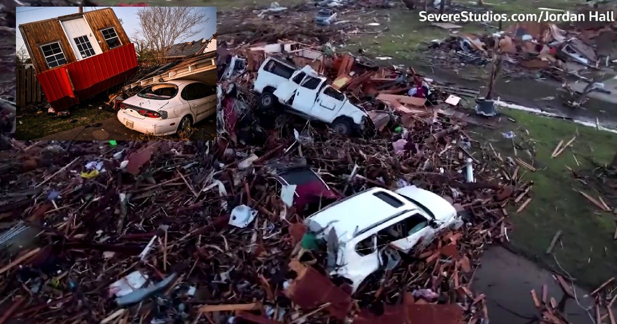 Shocking tornado footage as entire town flattened, homes flipped