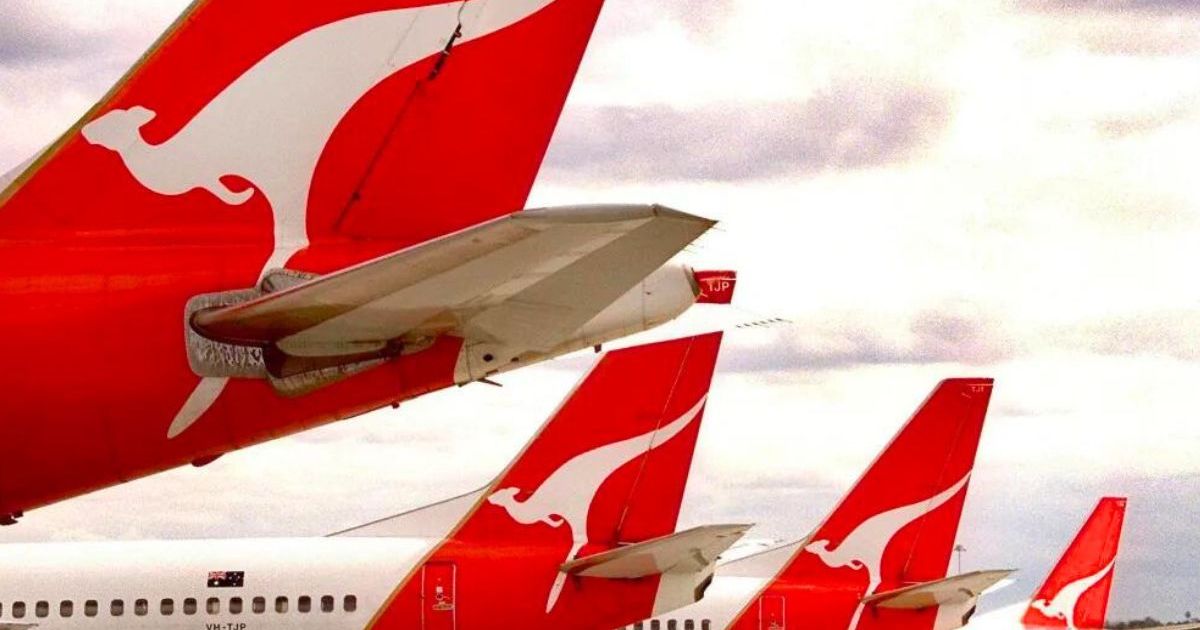 Qantas engineers down tools for 24hrs amid pay dispute