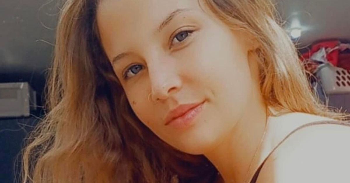 'Beautiful' woman chased down street and shot dead