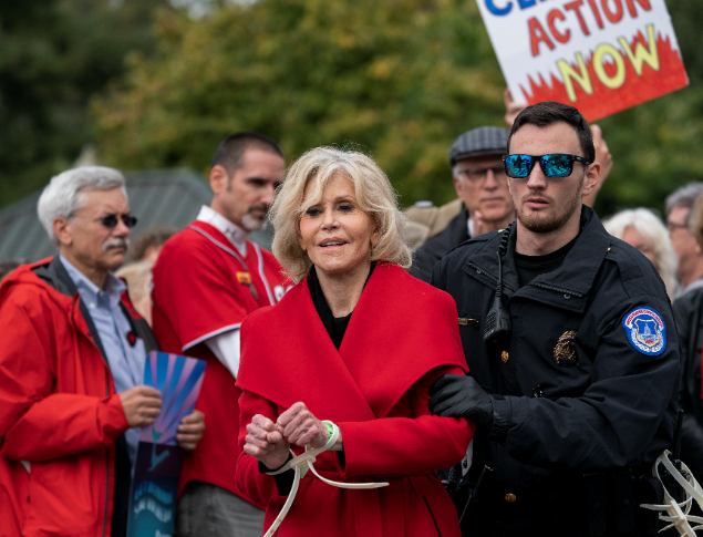 Jane Fonda accepts BAFTA honour while being led from climate protest in ...