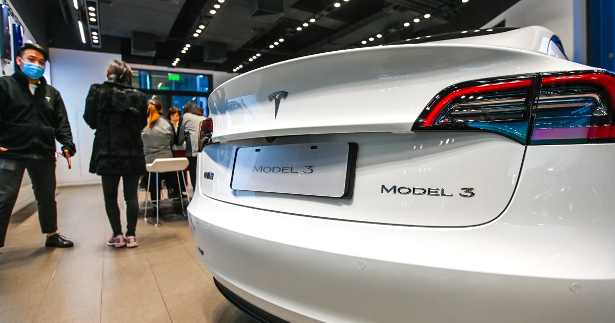 Tesla recalls 362,000 US cars over self-driving issues