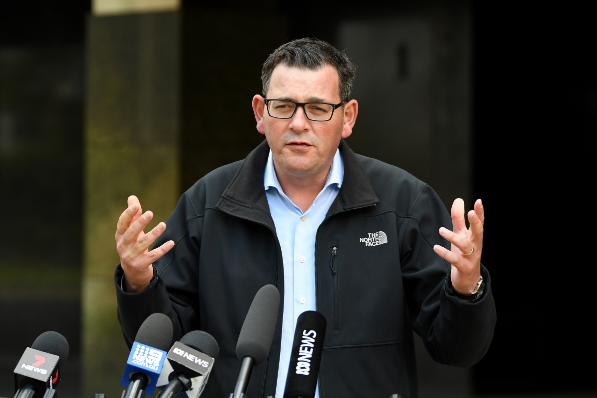 Victoria Police to issue fines for breaking social distancing rules