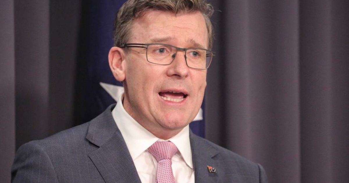 Alan Tudge dismisses 'criminal' conduct description as 'commentary'