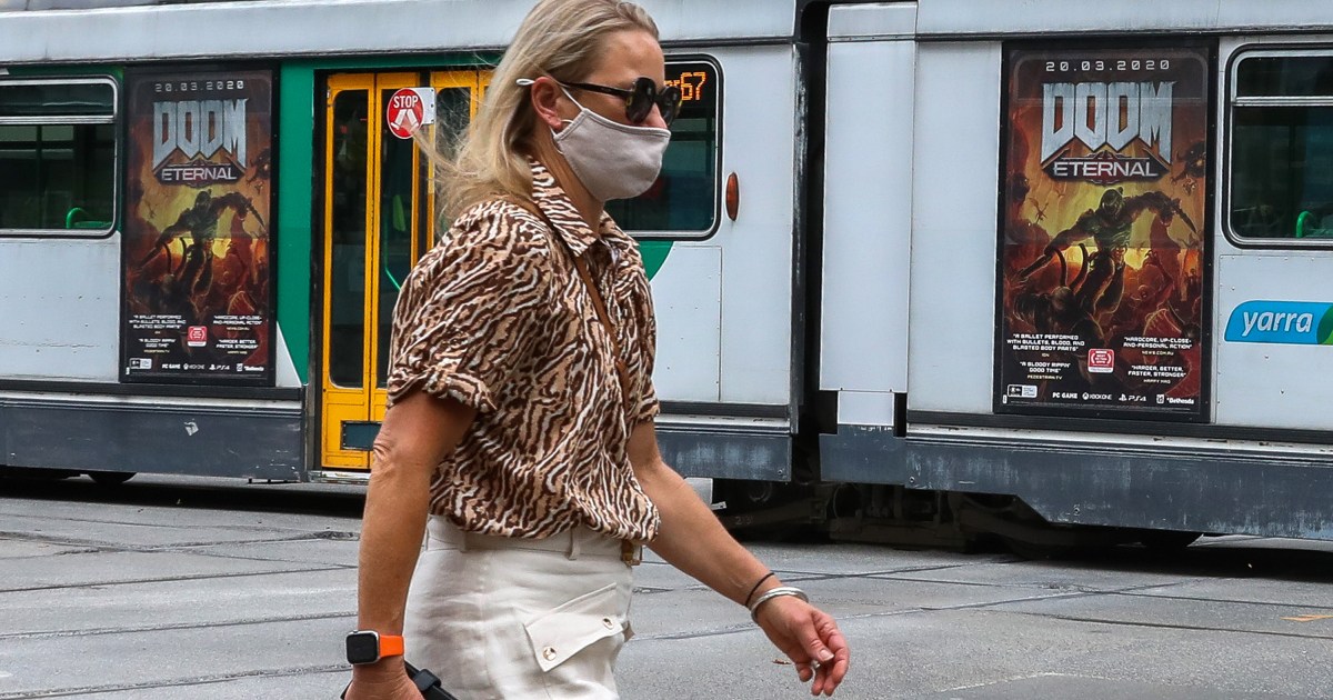 Doctors alarmed as another state dumps face masks