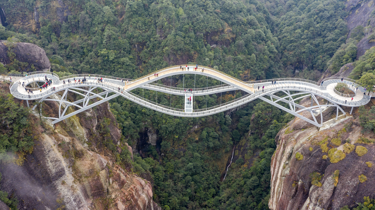 The Ruyi Bridge in China looks too fake to be believed