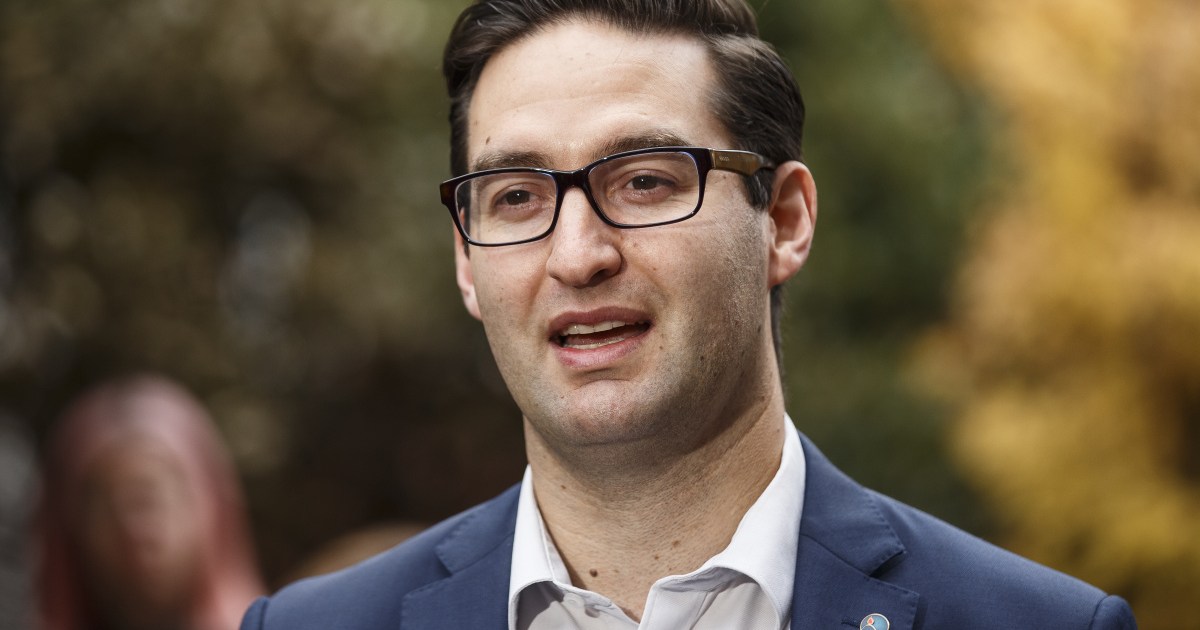 Macnamara win for Josh Burns sets up Labor for majority government