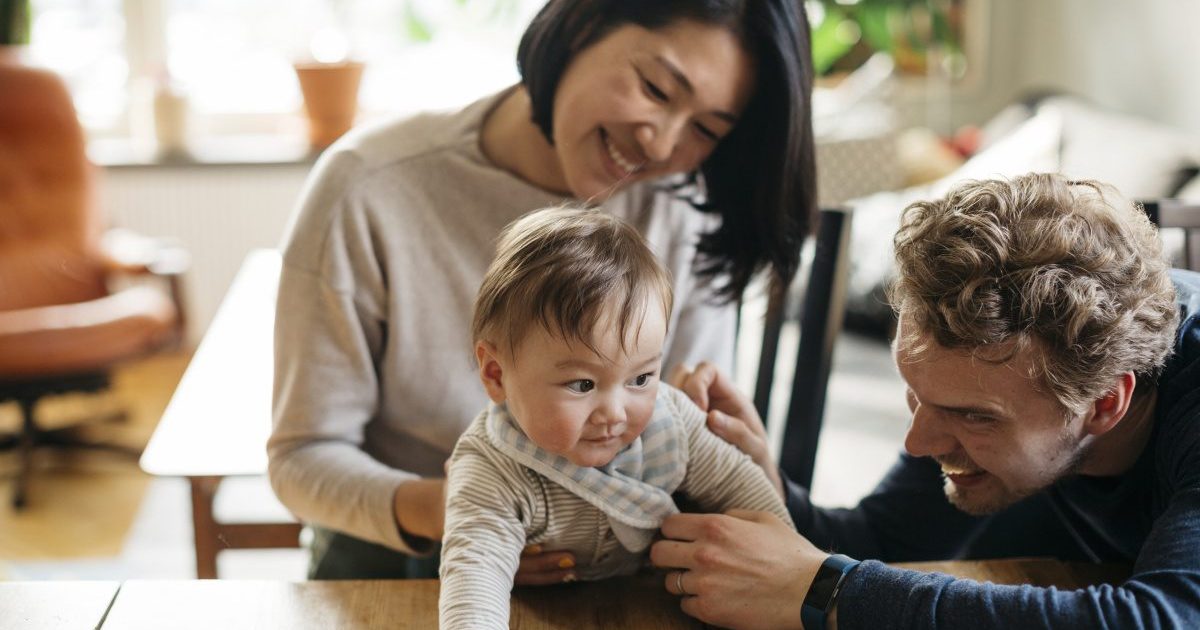 Federal government to extend paid parental leave to six months