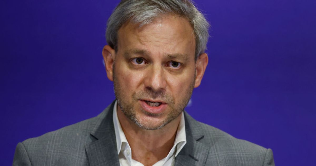 Victoria's Chief Health Officer Brett Sutton resigns