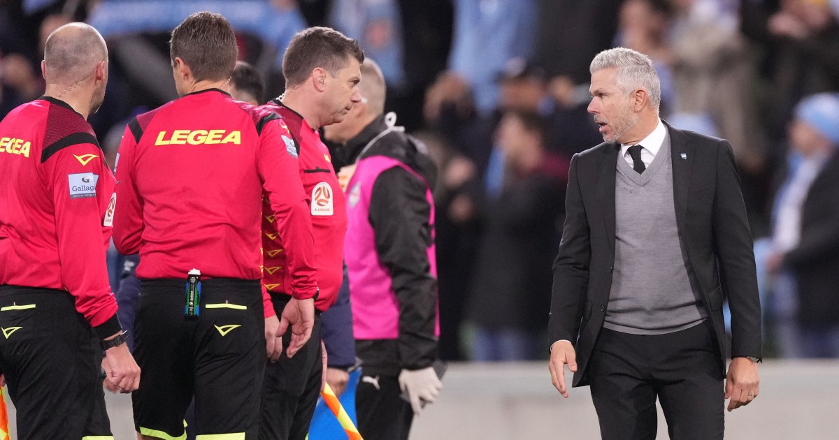 Football Australia to contract refs for FFA Cup, pre-season games