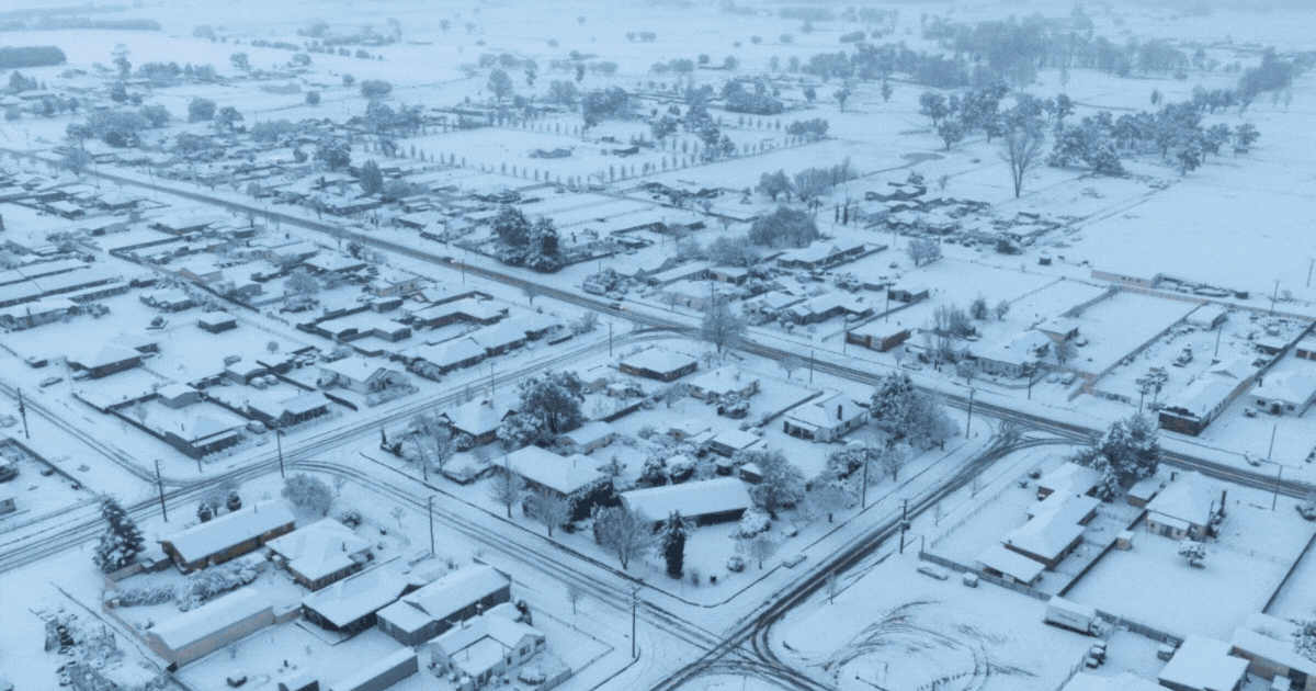 'Unreal' snowfall buries towns, amid wild weather warnings