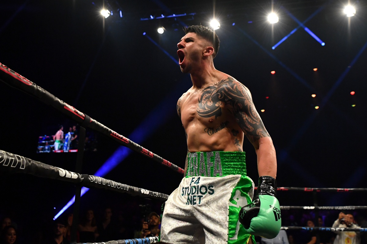 Michael Zerafa downs Isaac Hardman with second-round TKO