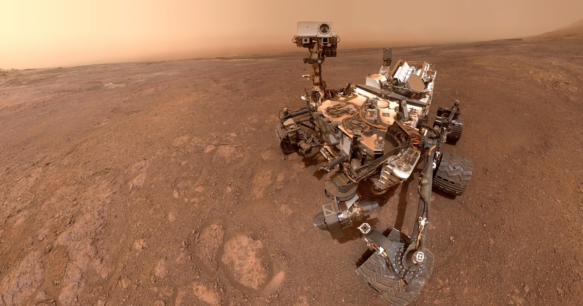 LIfe on Mars? 'Doorway' snap causes massive stir
