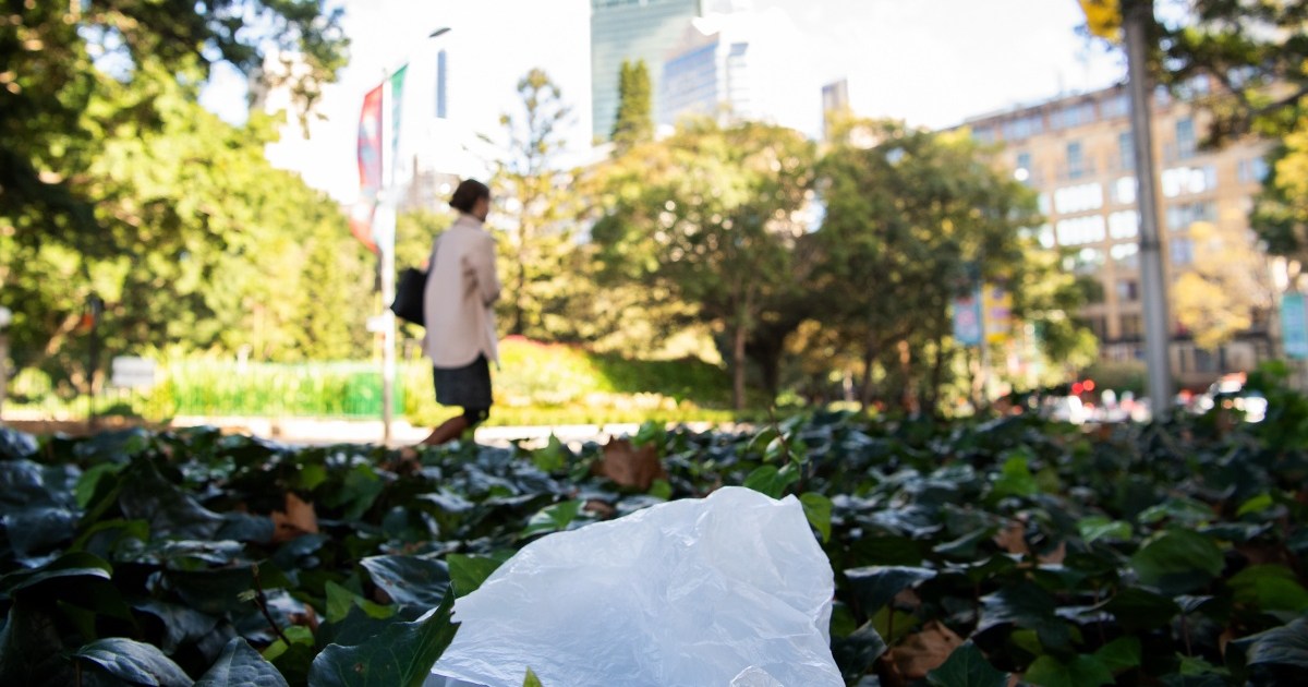 WA extends plastics ban with a light touch