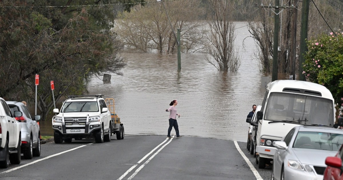 Rain floods NSW again, with thousands of residents told to evacuate