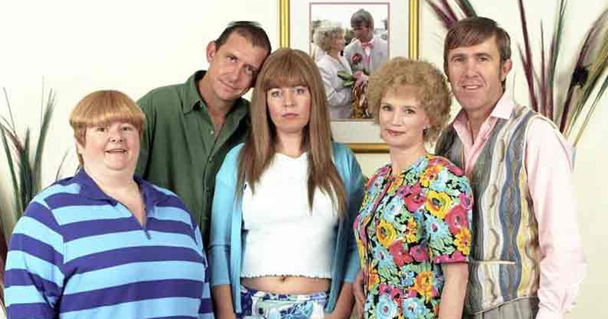 Kath & Kim set to return as cast reunites for 20th anniversary special