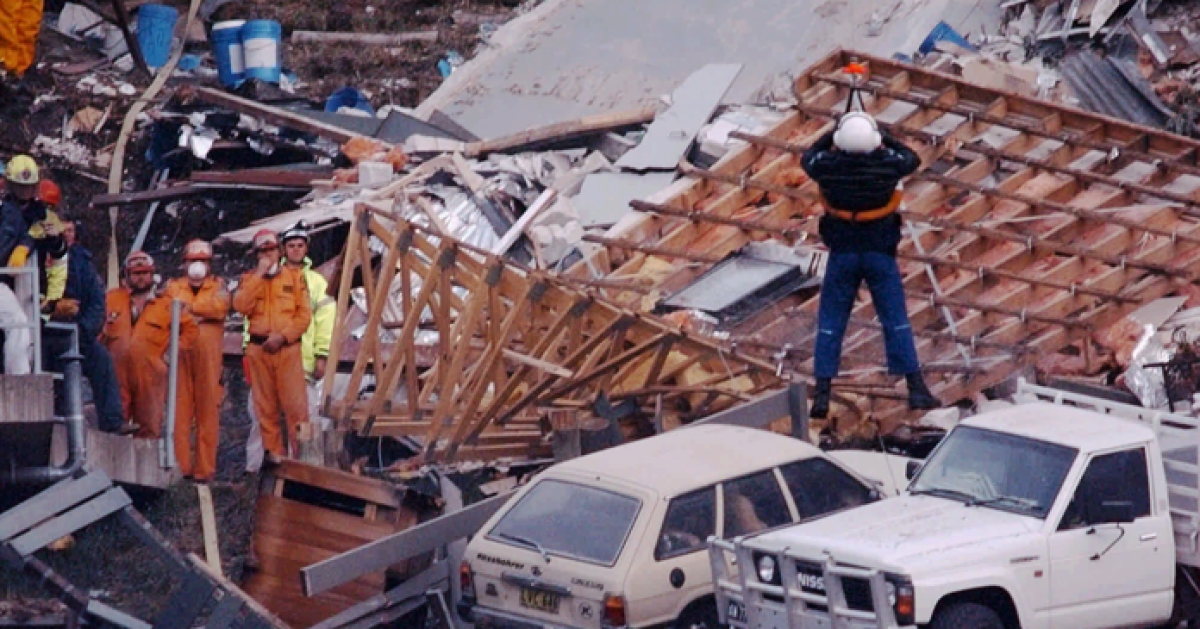 Survivors and rescuers remember Thredbo's tragedy 25 years on