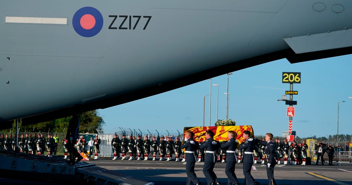 Queen's final flight is most tracked ever