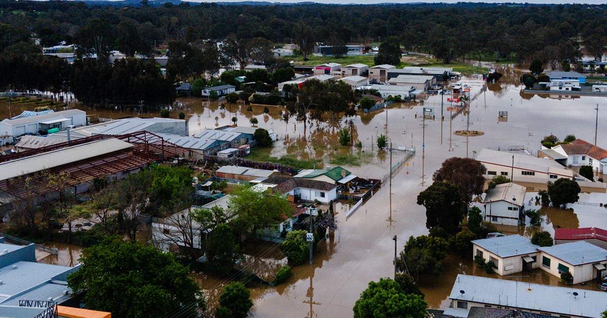 Defence Force staff called in to help flood-hit Victoria