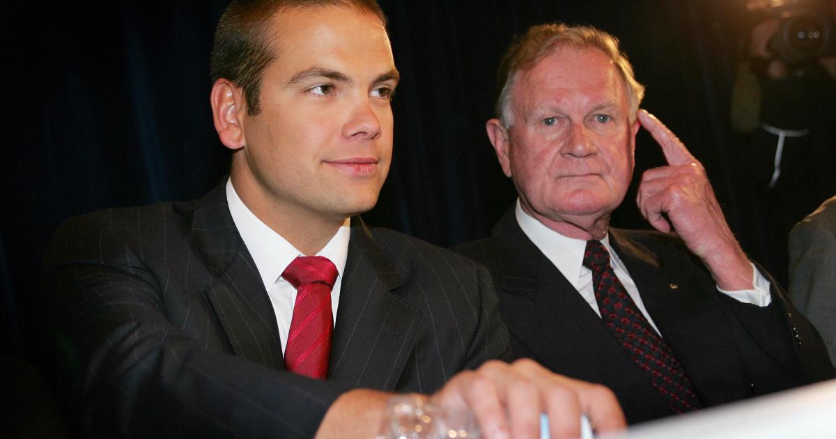 Murdoch's right-hand man Ken Cowley dies