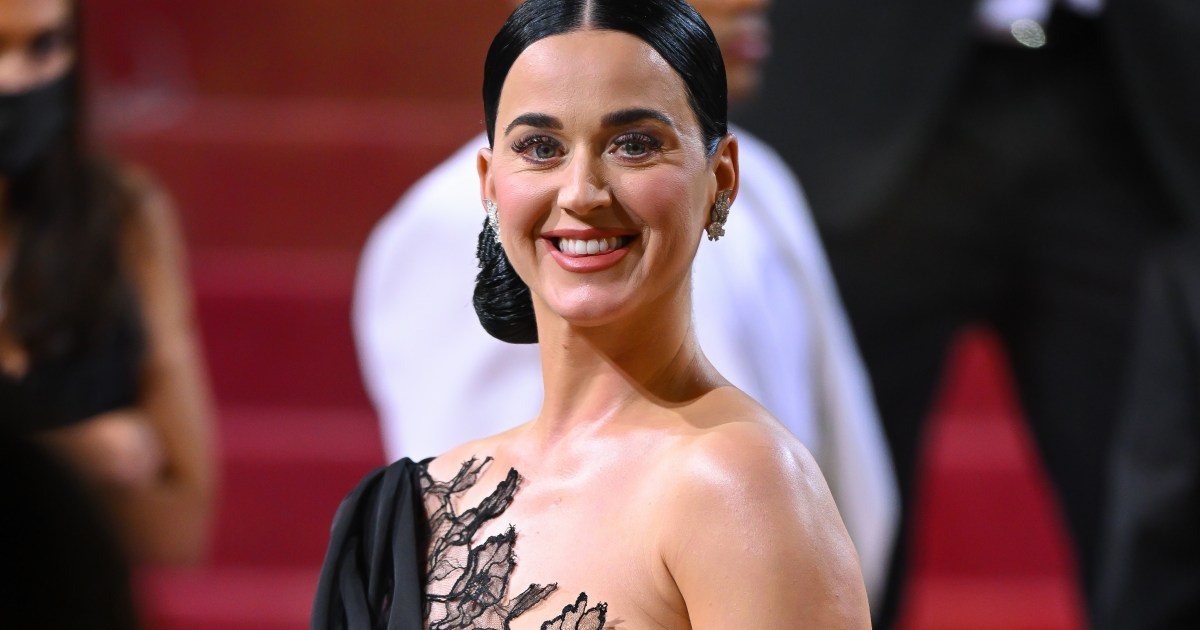 Katy Perry's eyelid 'glitches' during concert